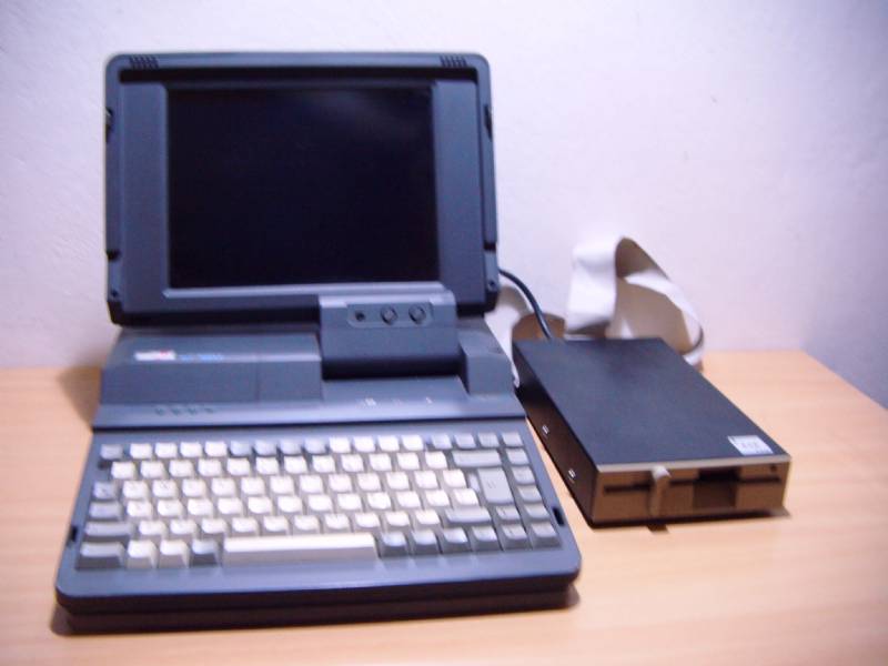 AMSTRAD CPC 464 CON MONITOR E FLOPPY DISK