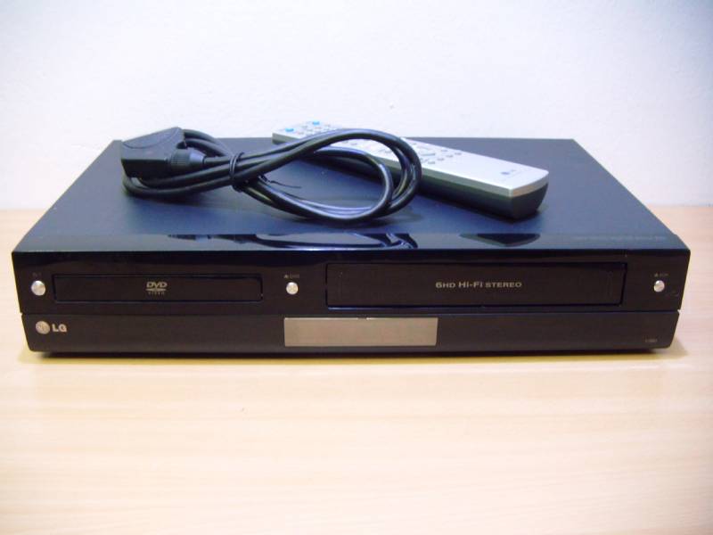 LG V390 VIDEOREGISTRATORE-DVD PLAYER CON TELECOMANDO