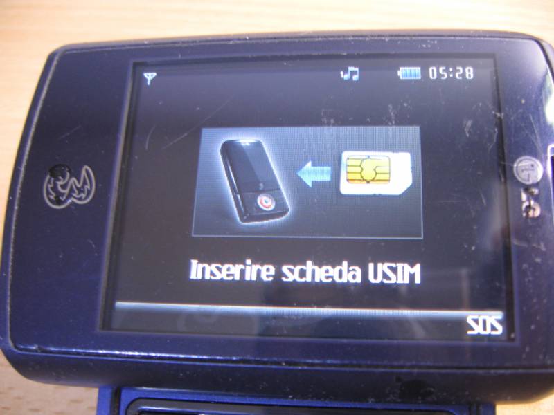 LG U960 CON ALIMENTATORE # # # LEGGI BENE