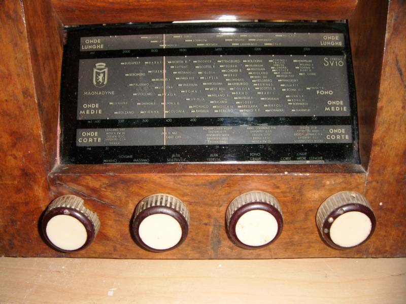 MAGNADYNE SV. 10 RADIO A VALVOLE